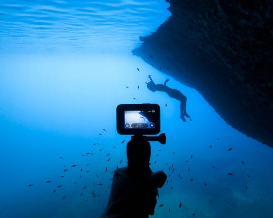 8 BEST GoPro for Diving + Accessories (Filmmaker's Review)